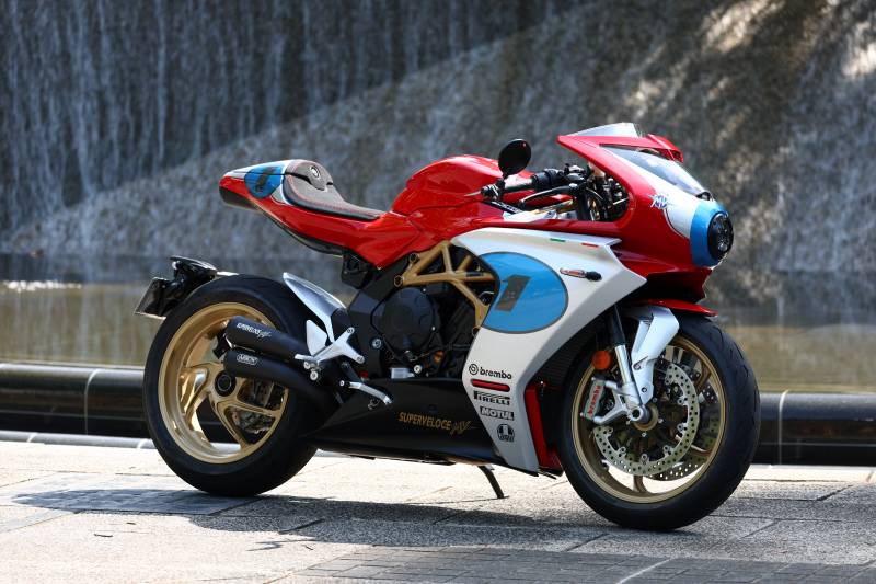 日本代購代標第一品牌【樂淘letao】－MVアグスタ スーパーヴェローチェ800 ユーロ4 極上低走行車 付属パーツ・カスタム費100万円以上 雑誌掲載車